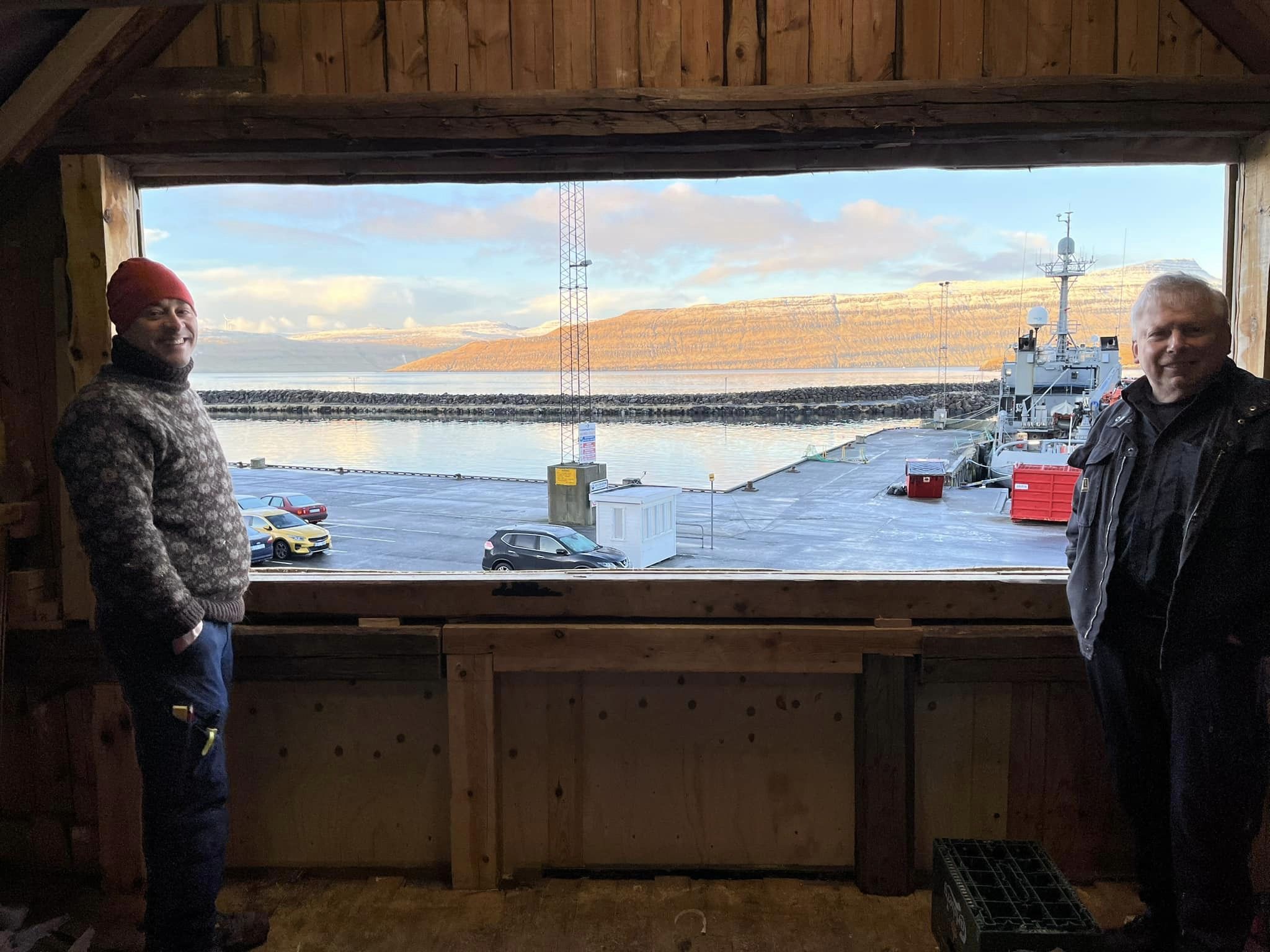 Seta nýggj vindeygu í Mathiasa Pakkhús - Eysturoyarportalurin