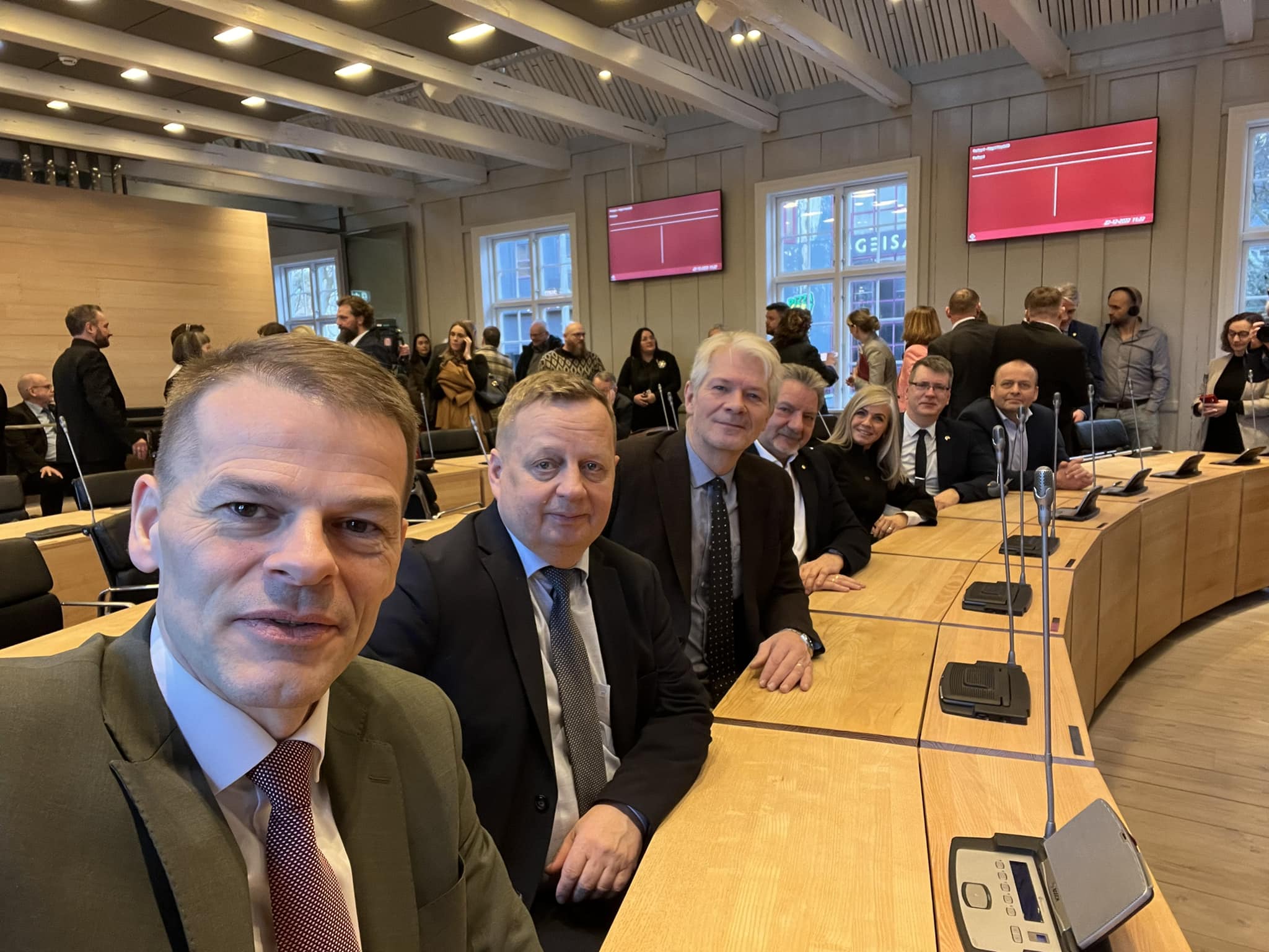 Magnus Rasmussen: Eg umhugsi ikki at lima meg úr flokkinum ...