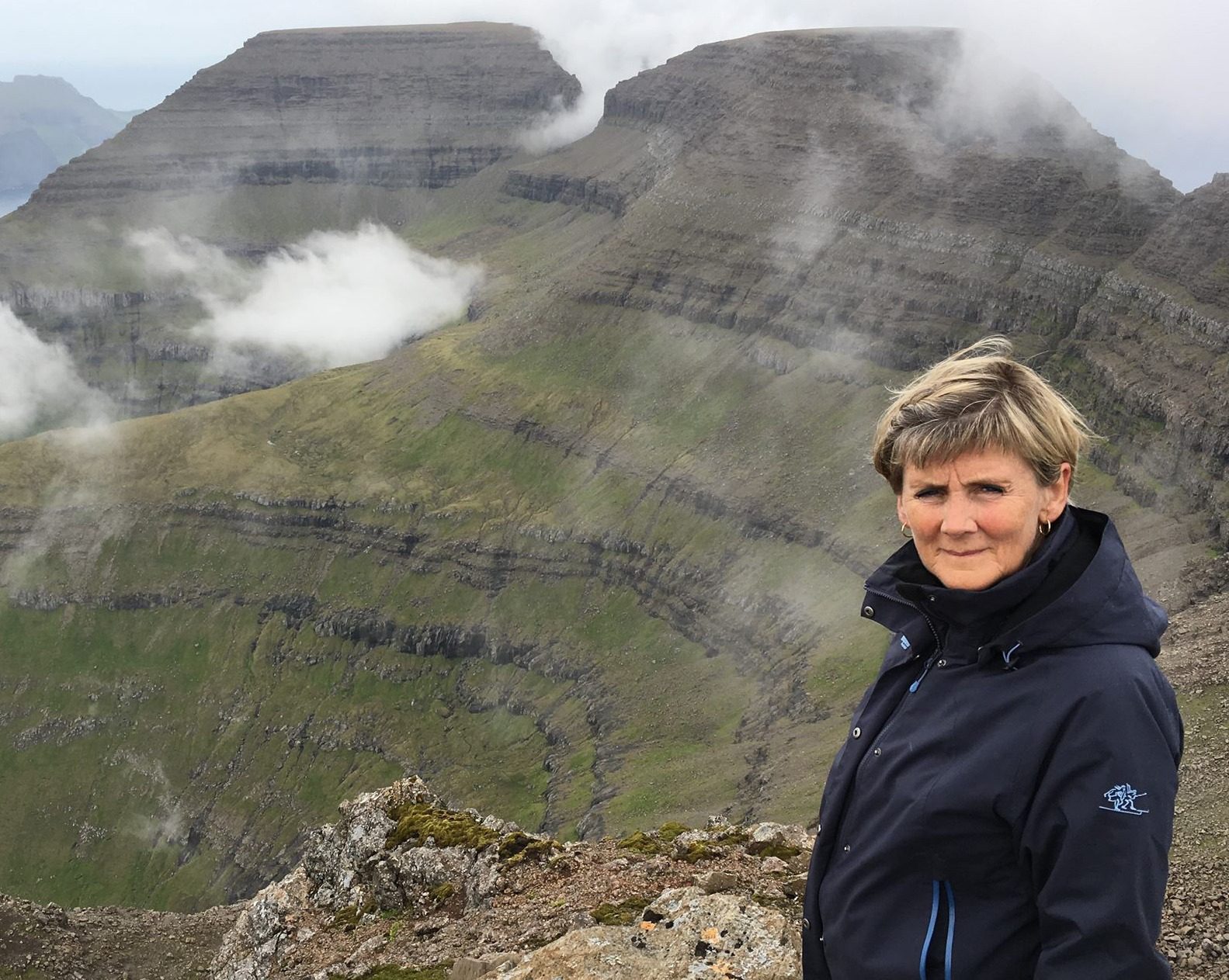 Skála kirkja: ”Vit syngja jólini inn” - Eysturoyarportalurin